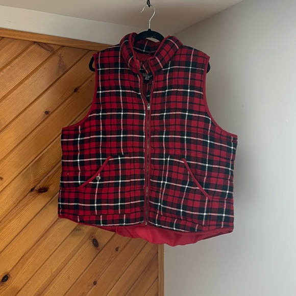 Ava & Viv | Jackets & Coats | Gently Worn Womens Plaid Puffer Vest Ava ...